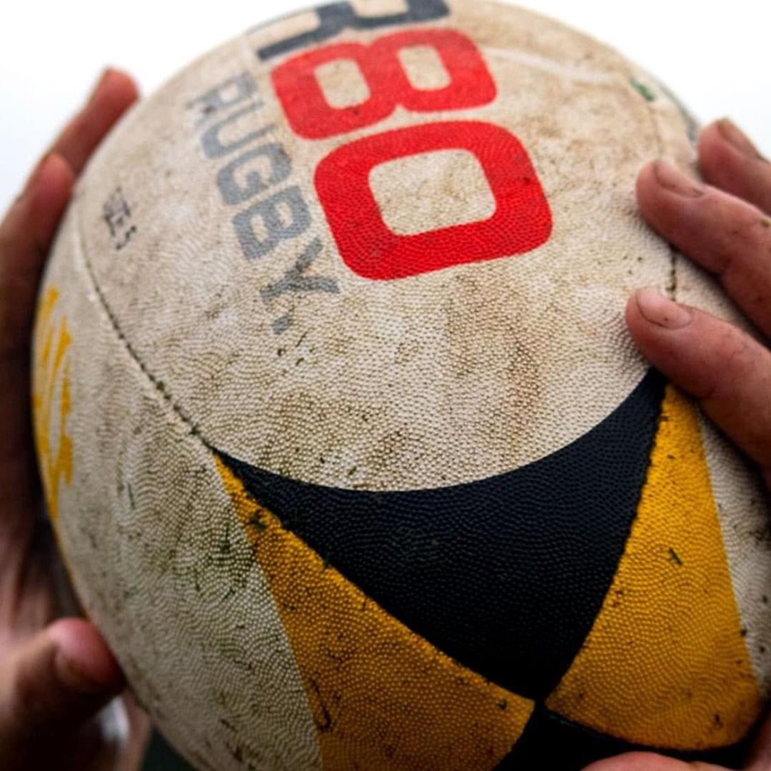 R80 Rugby Balls